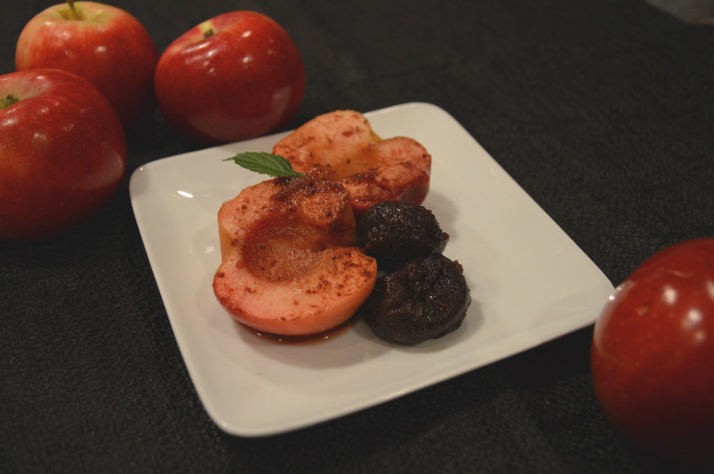 Spiced Wine Poached Apples – Dr. David Ludwig
